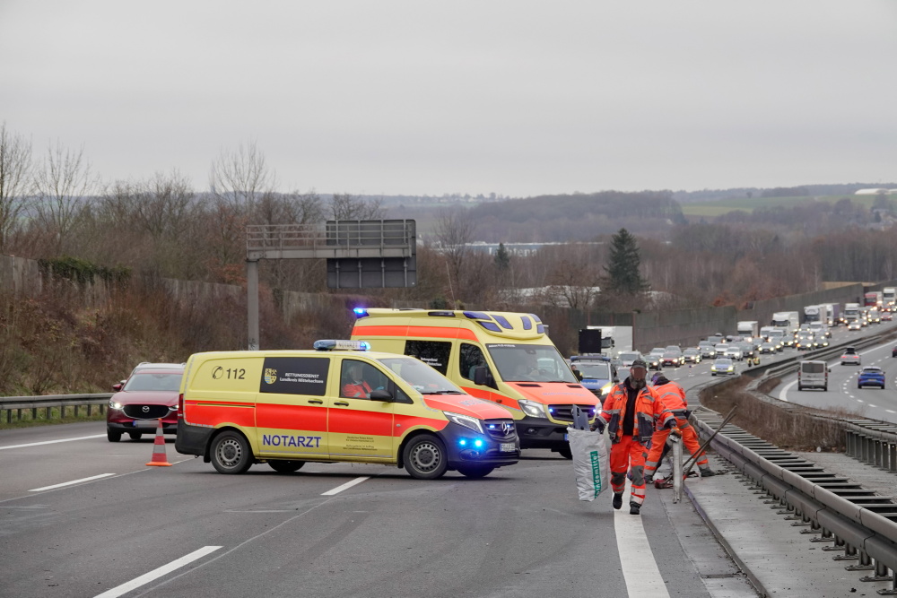 Stau nach Unfall auf der A4 - Radio Chemnitz